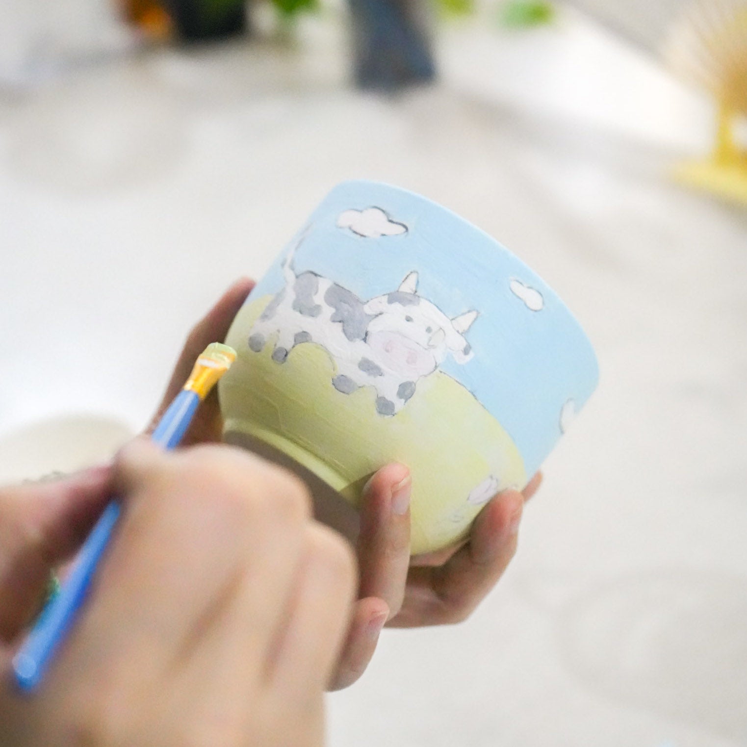 The Enchanting Charm of Ceramic Painting: Discover the Magic of this A